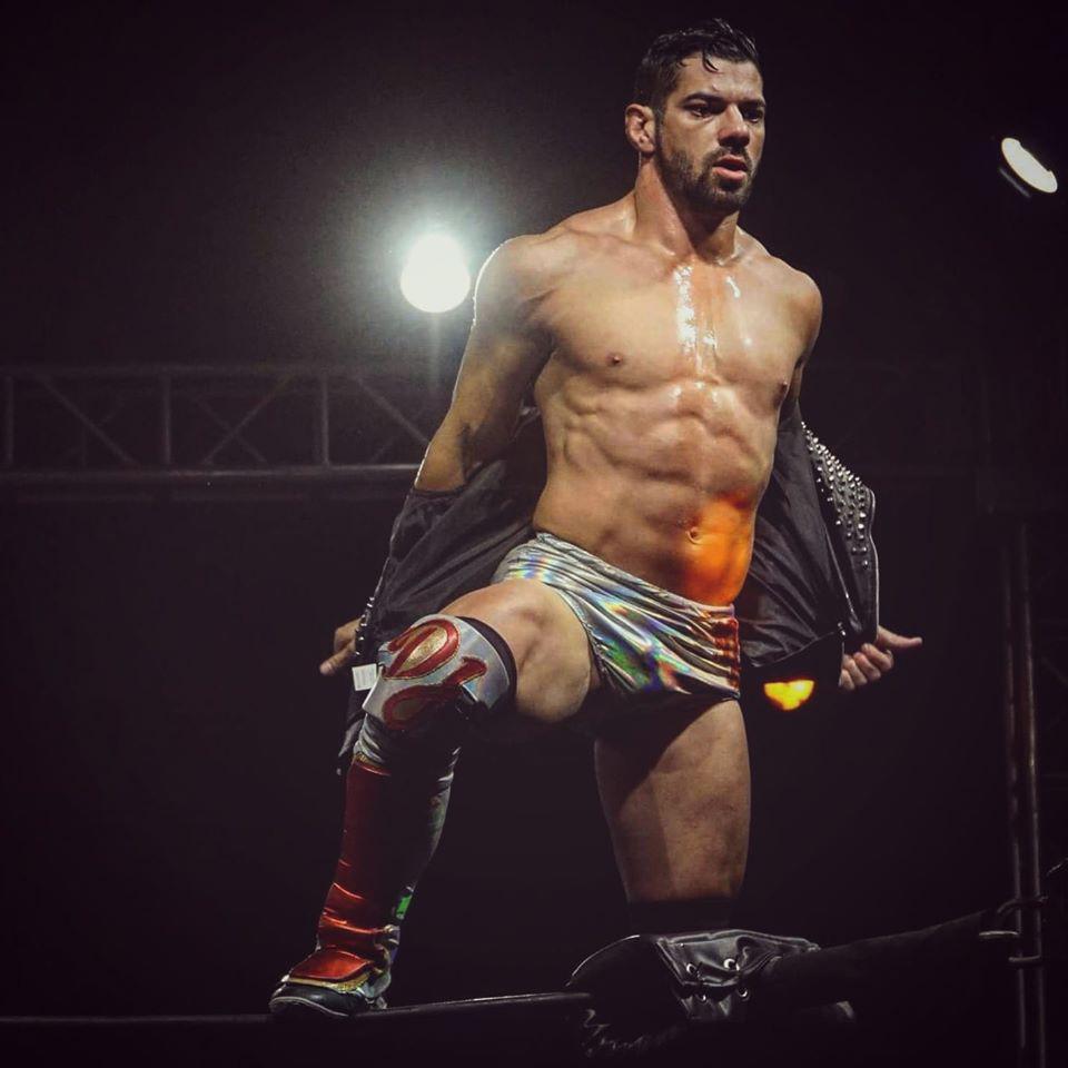 Douglas James, ripped and sweaty | Scrolller