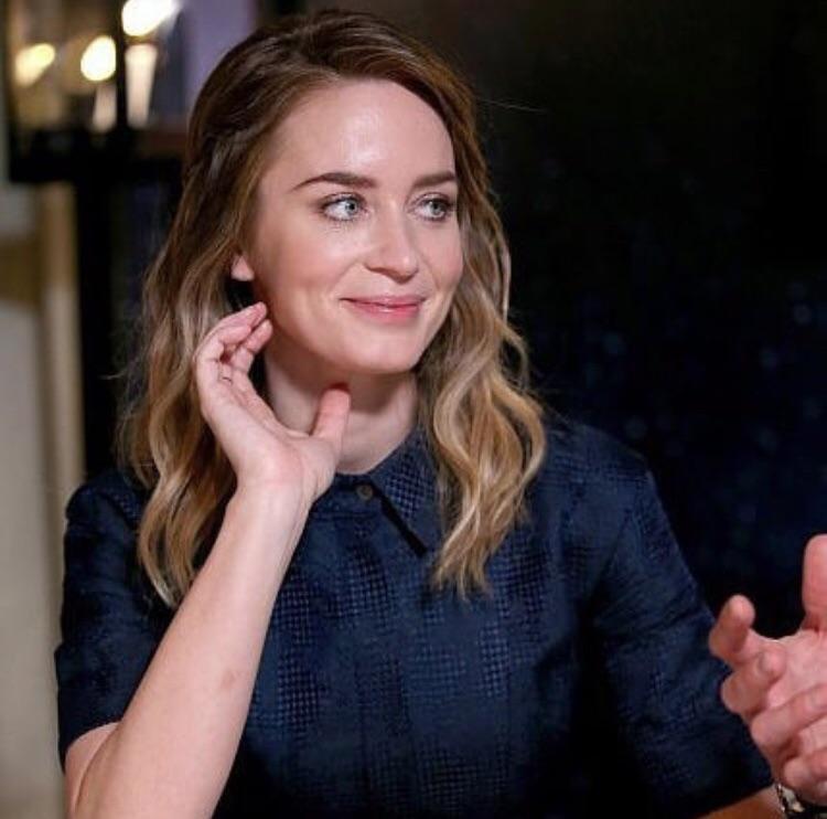 Drain me to milfs like Emily Blunt | Scrolller