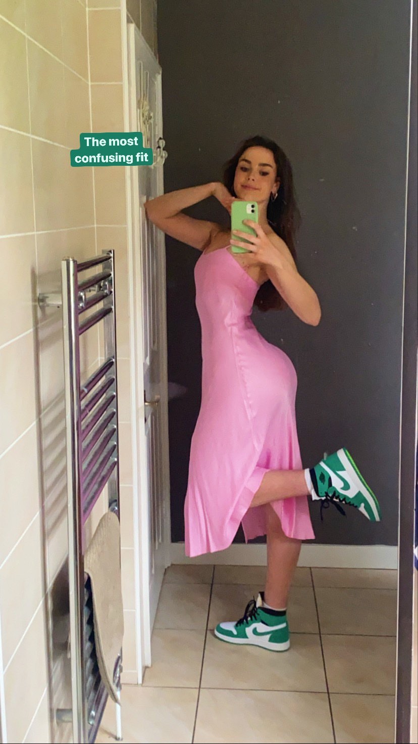 Dress Scrolller