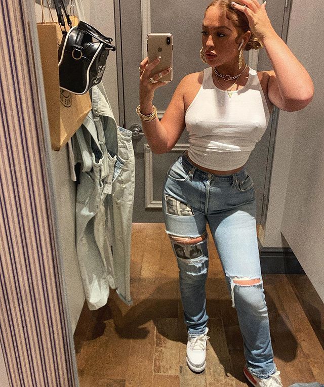 Dressing Room Scrolller