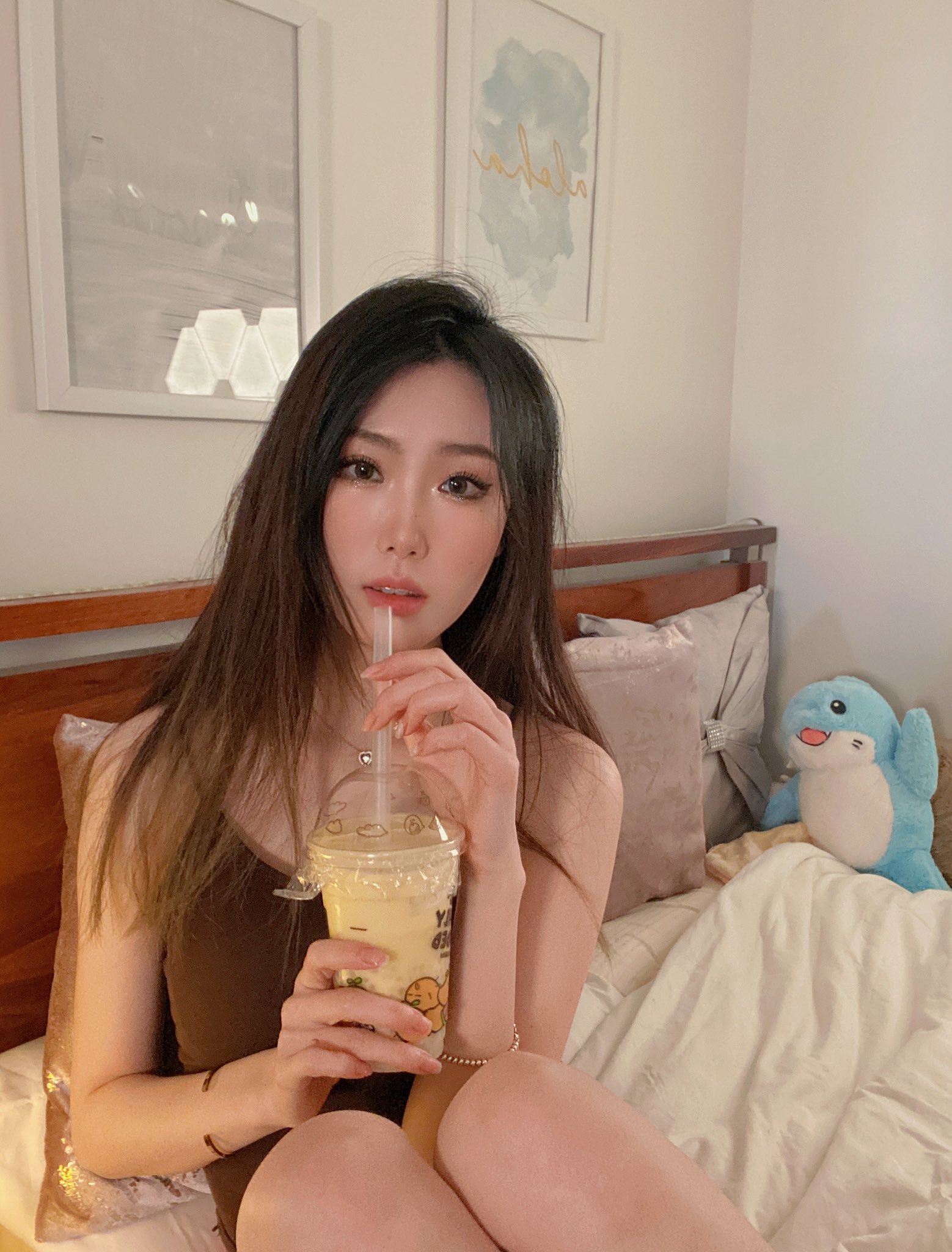 Drinking in bed | Scrolller