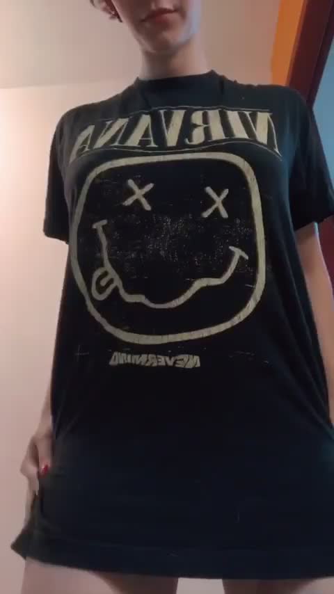 Dropping them in action. (oc) | Scrolller