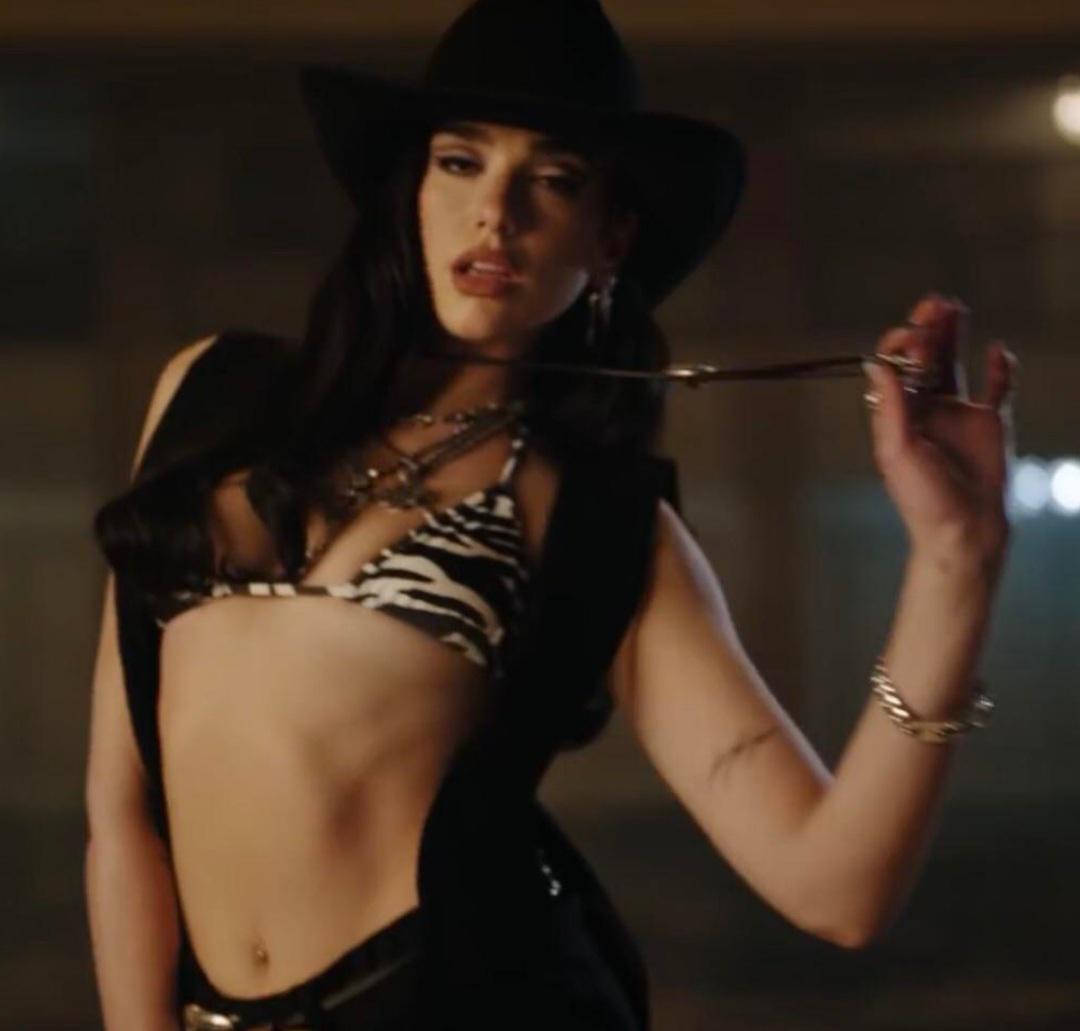 Dua can be my cowgirl anytime. So fucking hot🤩🤩🤩 | Scrolller