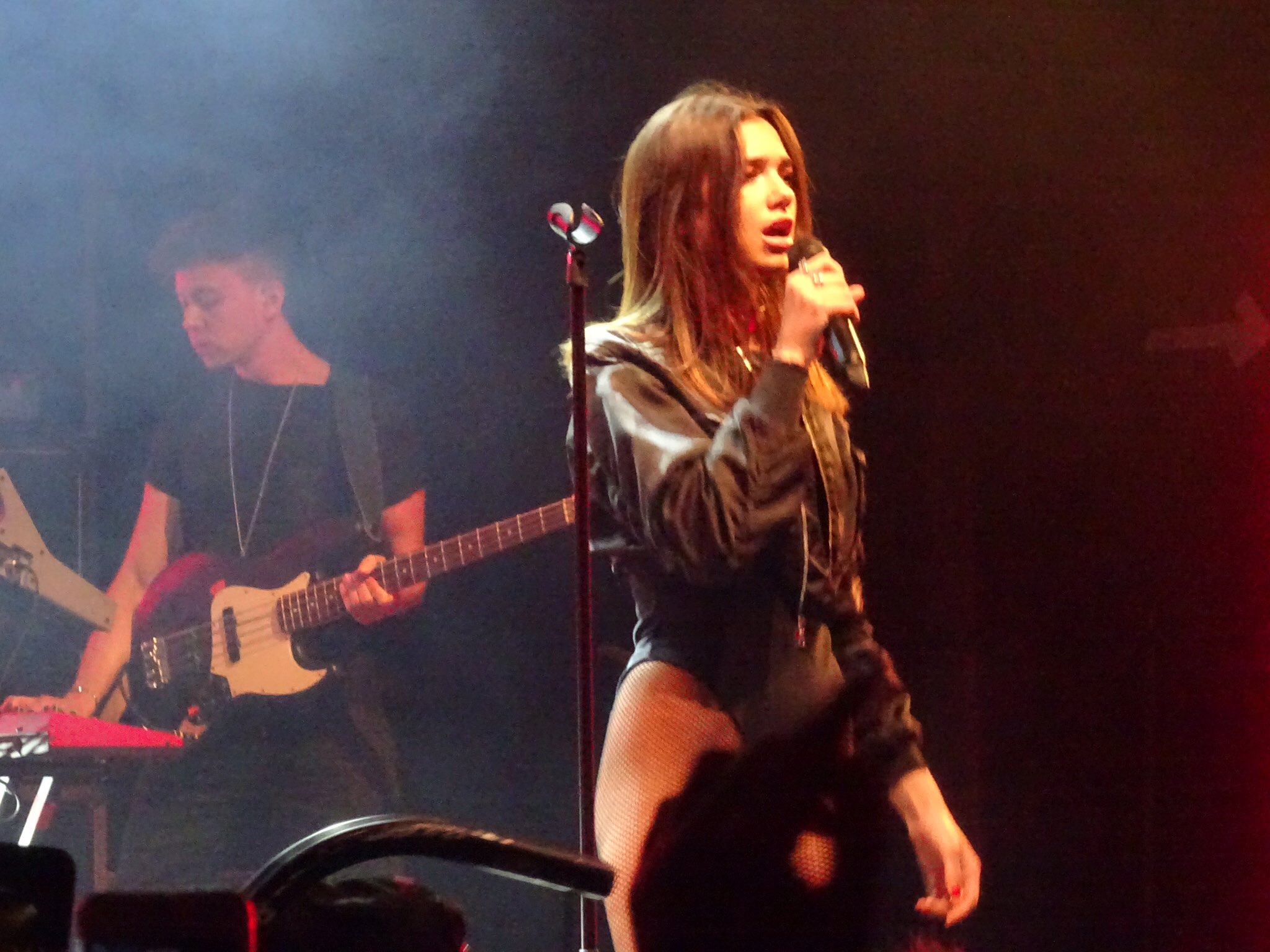 Dua Lipa Scrolller