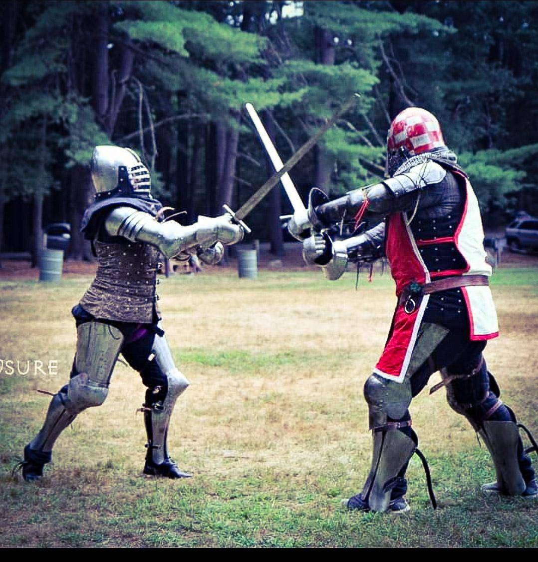 Dueling! ⚔️⚔️ People asked to see full armor, here I am dueling with a gentleman in our club. (I ...