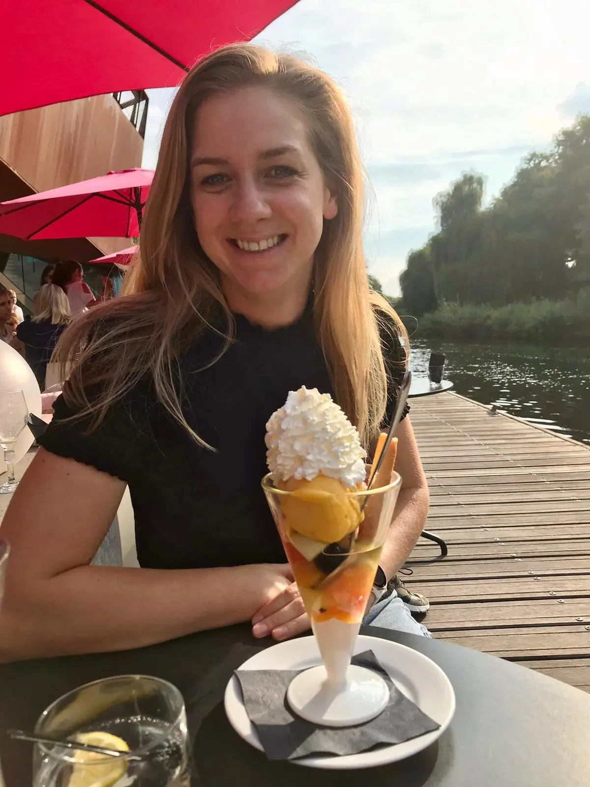Dutch Milf Scrolller