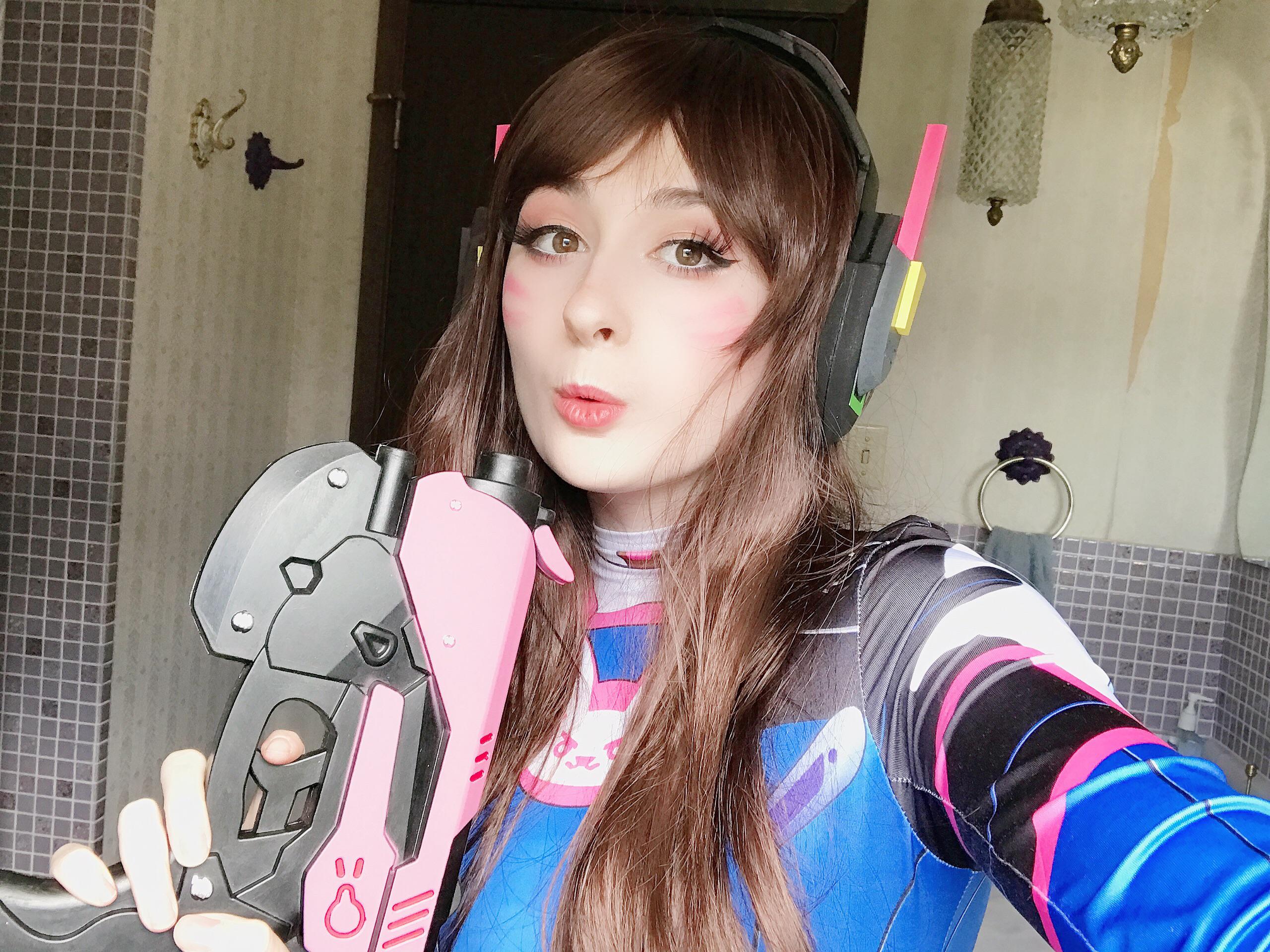 Dva! | Scrolller