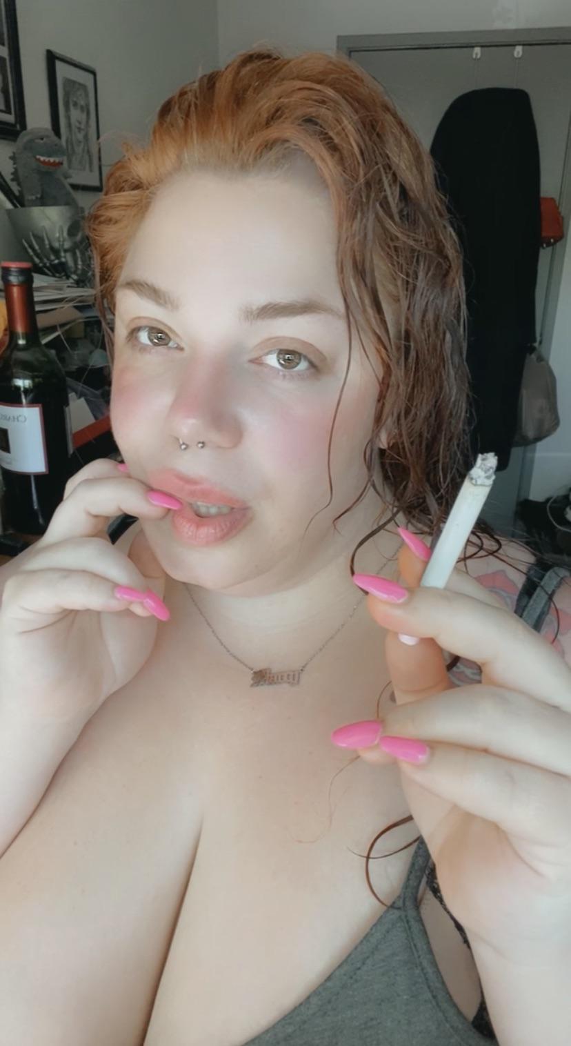 Early morning smoke daddy 💋 | Scrolller