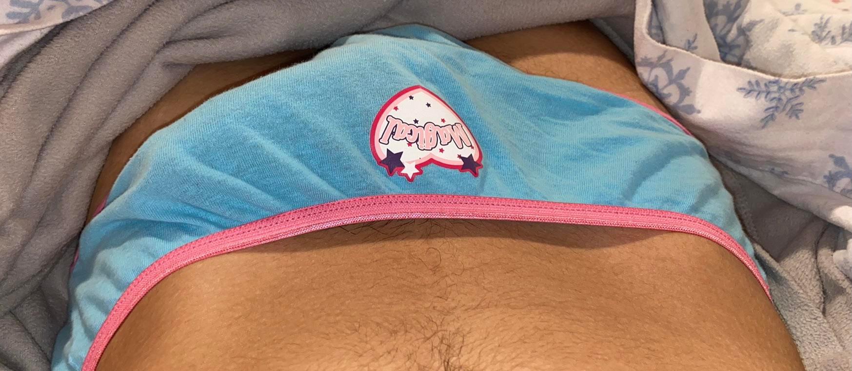 early morning stiffies...😋 | Scrolller