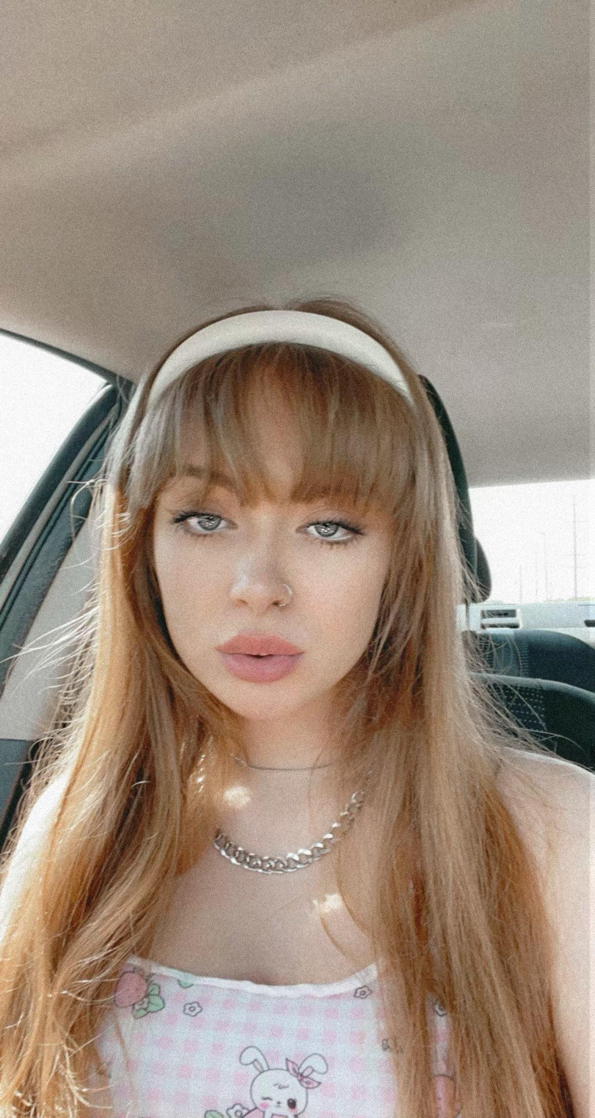 early riser:) (18f) | Scrolller