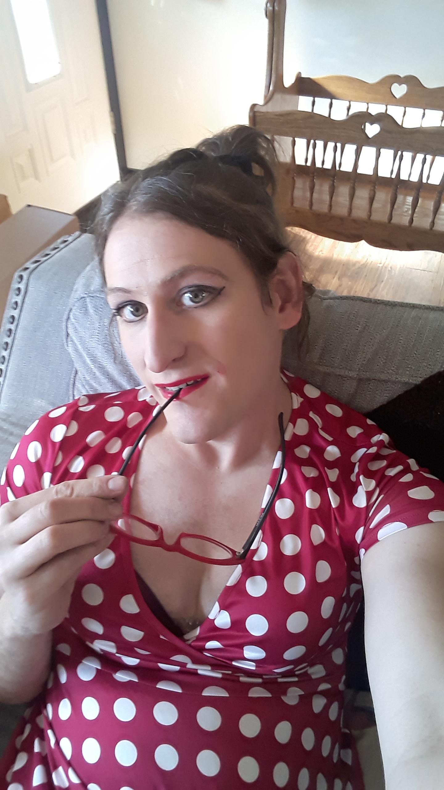 Early transition mtf (4.5 months). Kik me and make me do embarrassing things. Humiliate and ...