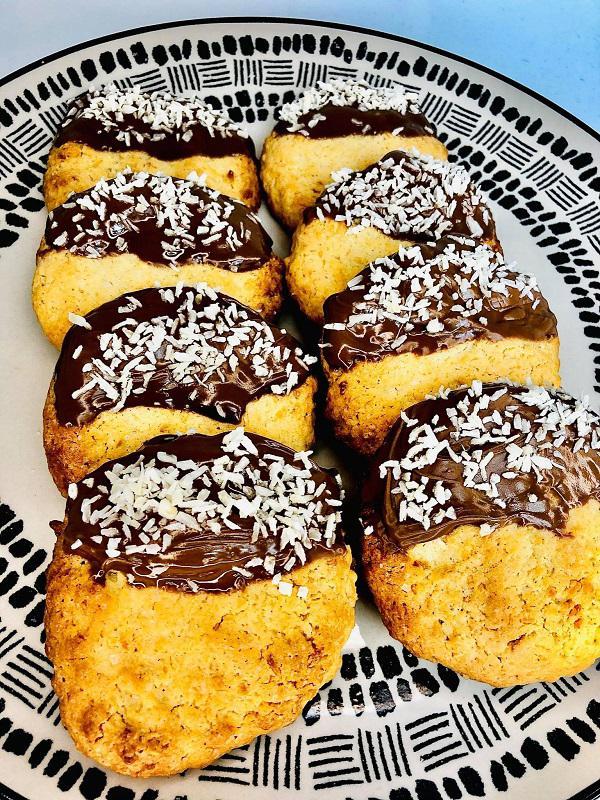 Easy Chocolate Coconut Cookies | Scrolller