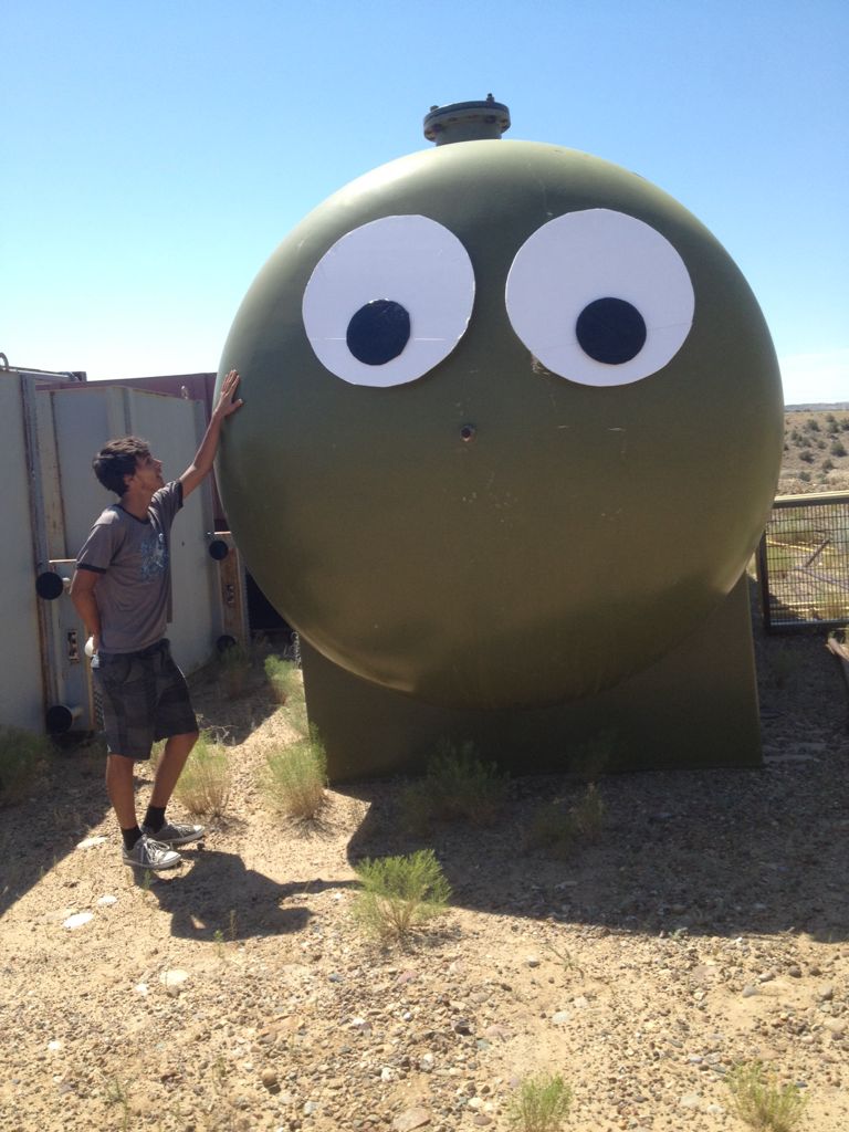 Easy there big guy | Scrolller