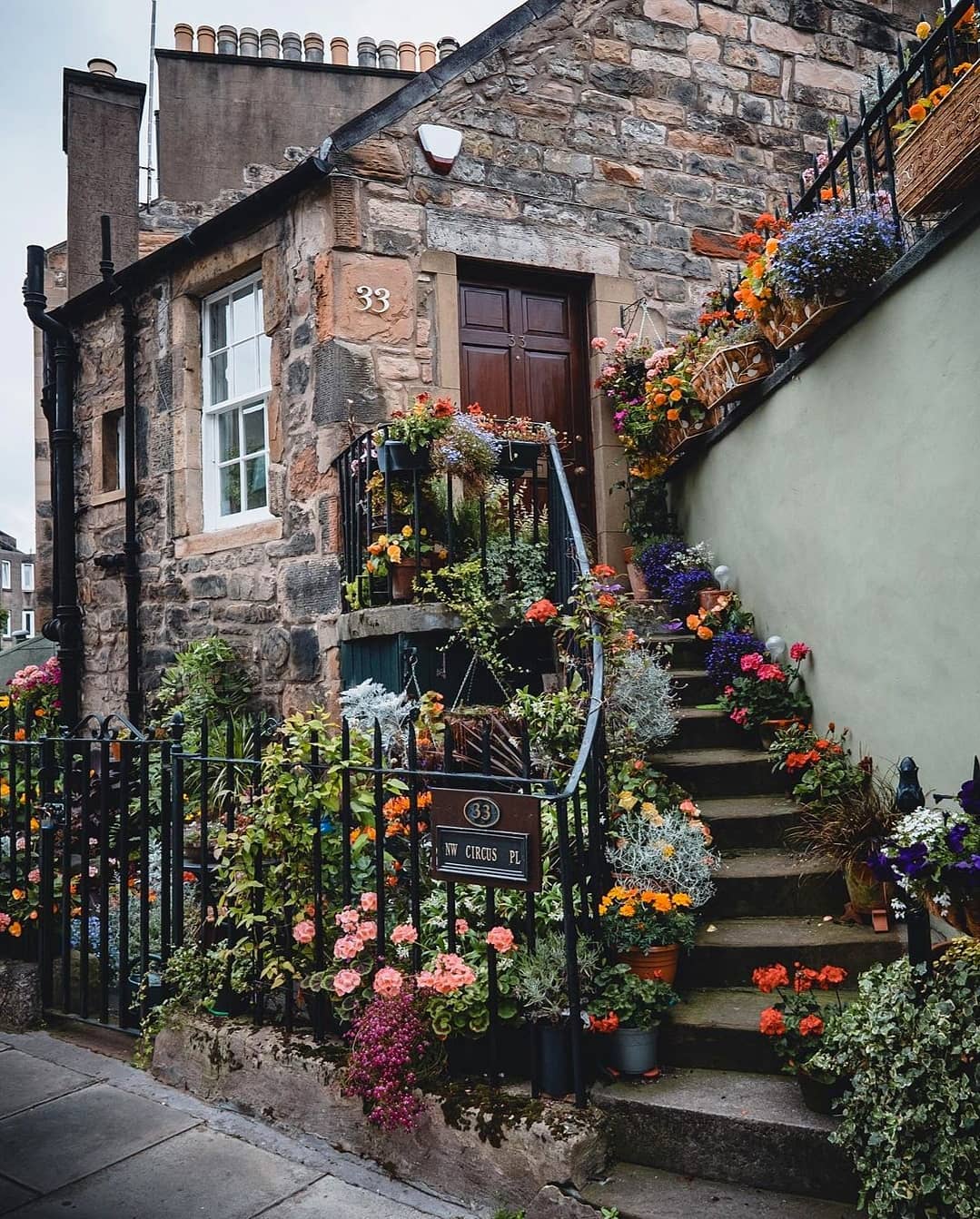 Edinburgh | Scrolller