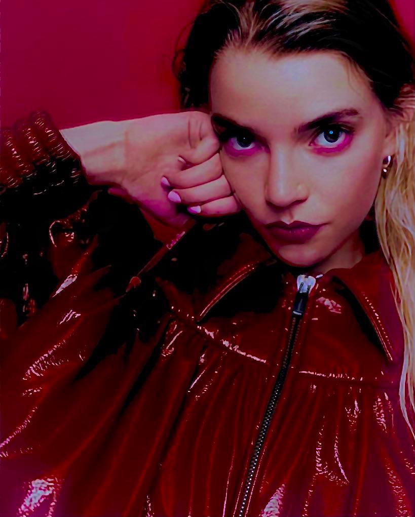 Edited this pic of Anya ... | Scrolller