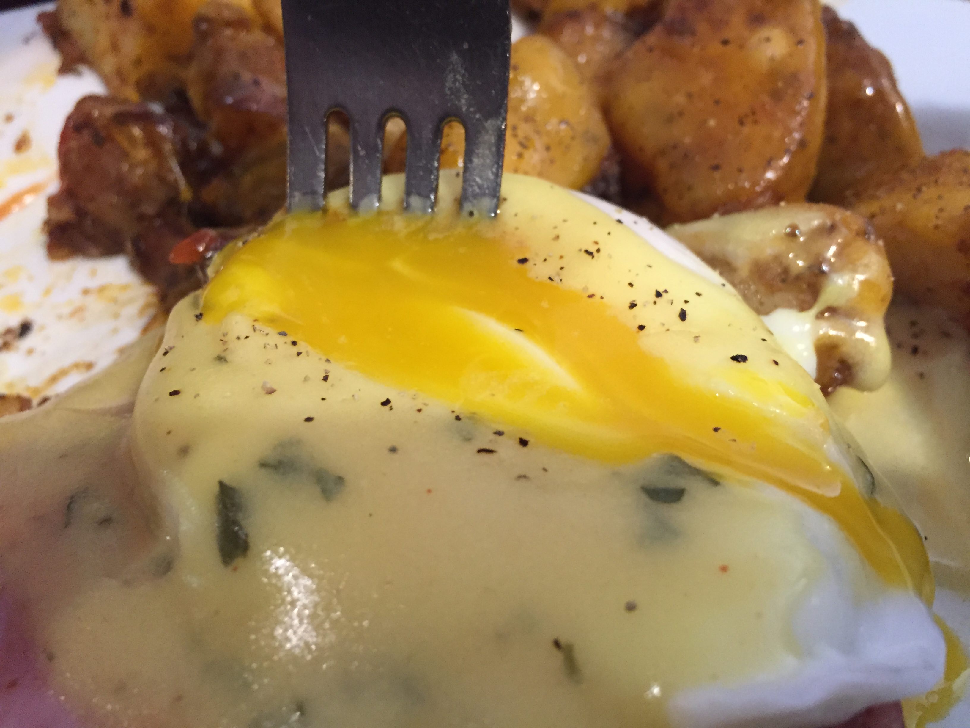 Eggs Benedict | Scrolller