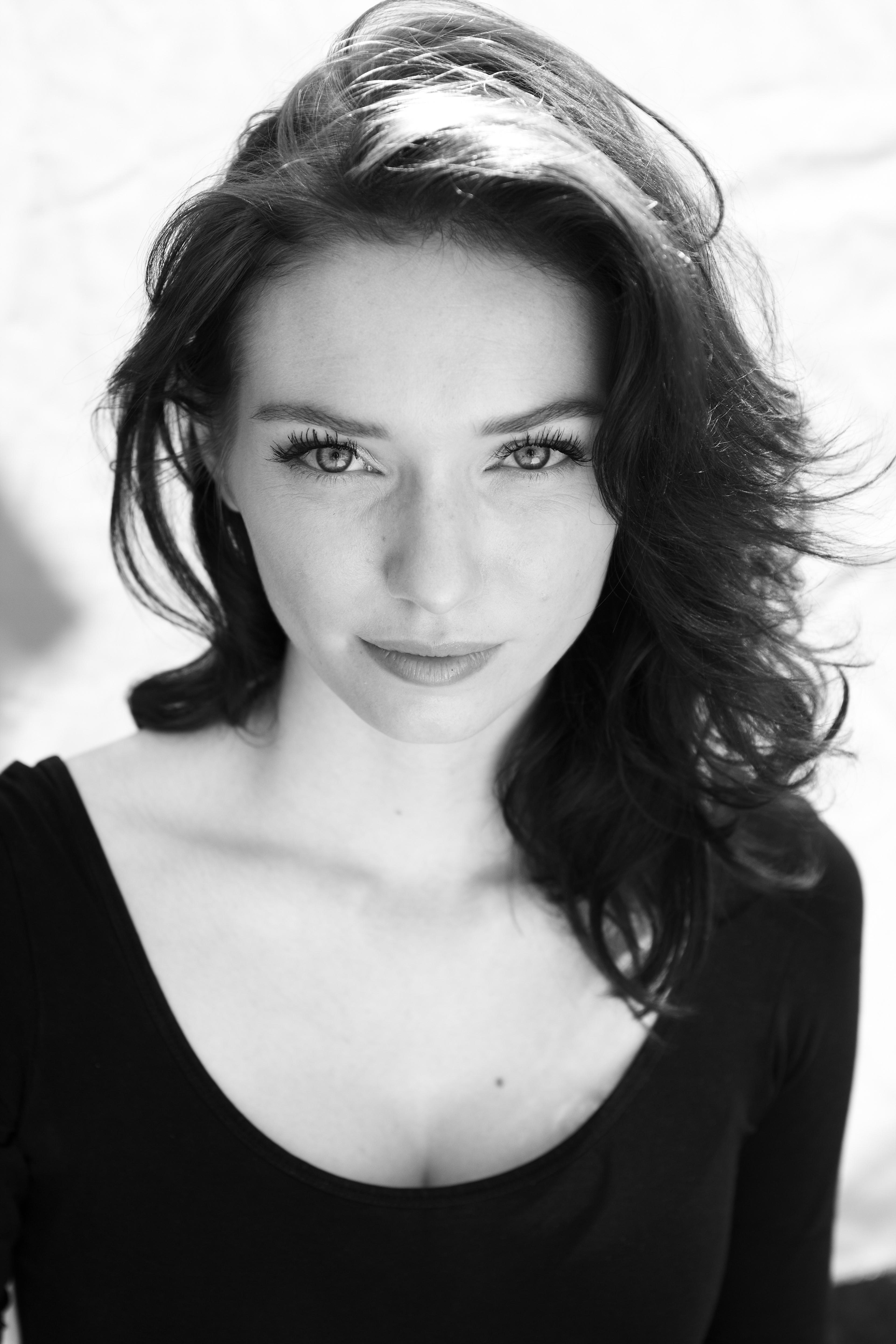 Eleanor Tomlinson | Scrolller
