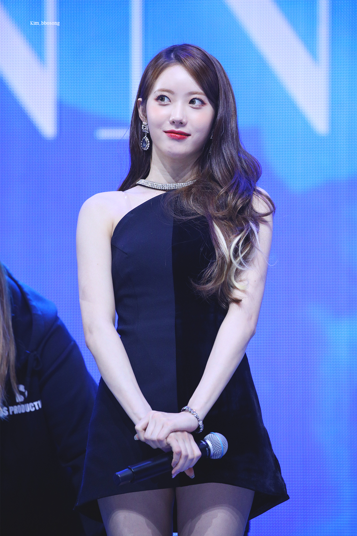 Elegant Luda | Scrolller