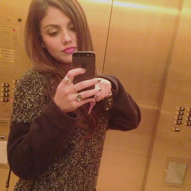 Elevator selfie | Scrolller