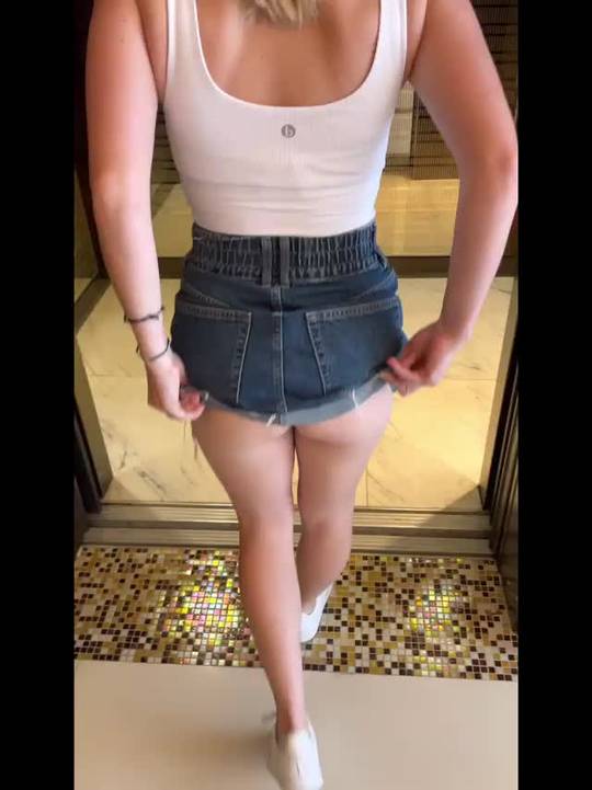 Elevator shenanigans! Riding with me is a lot more fun [f] | Scrolller