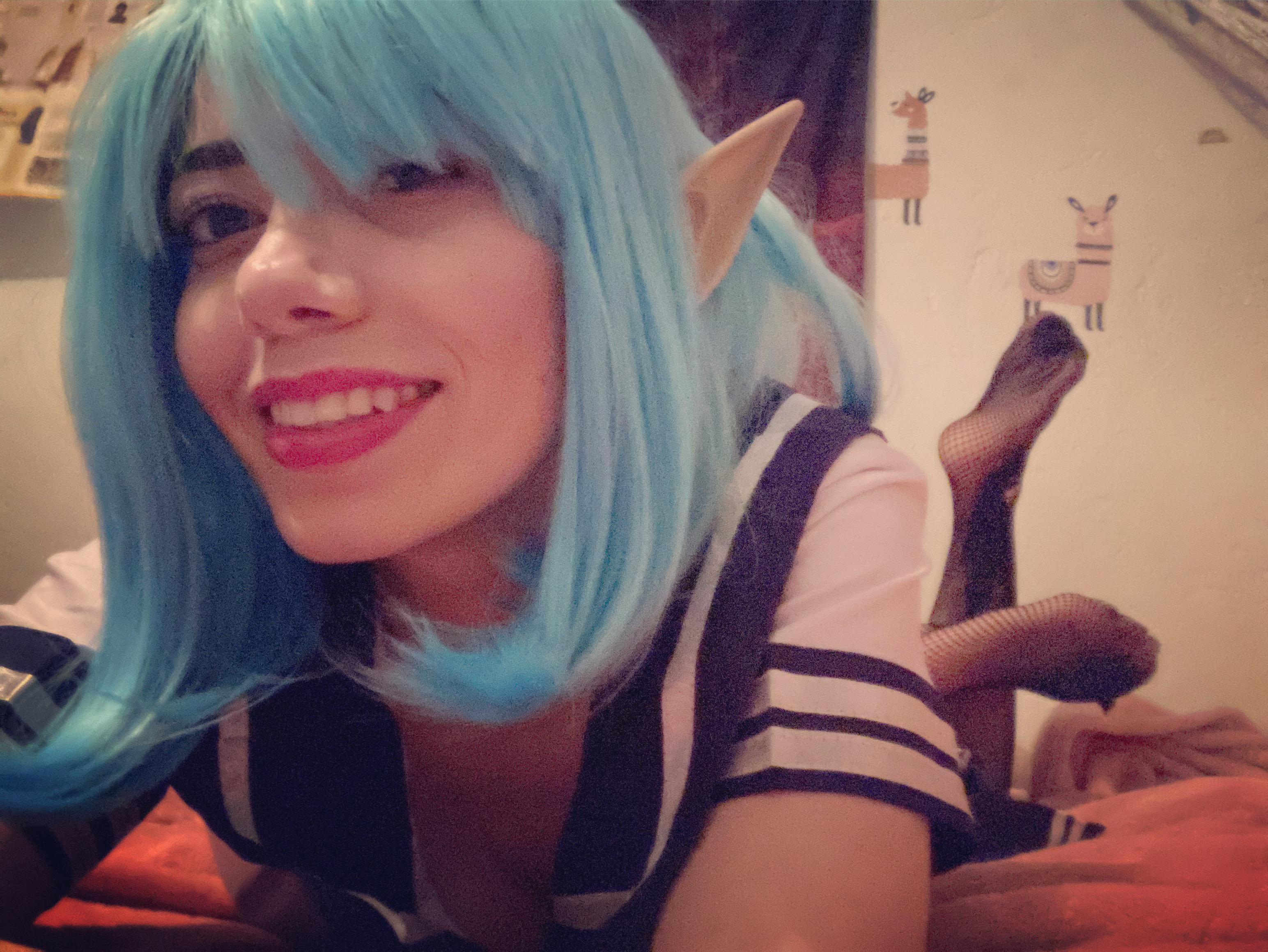 Elf school girl | Scrolller