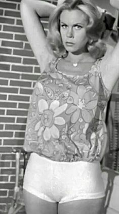 Elizabeth Montgomery (Bewitched) | Scrolller