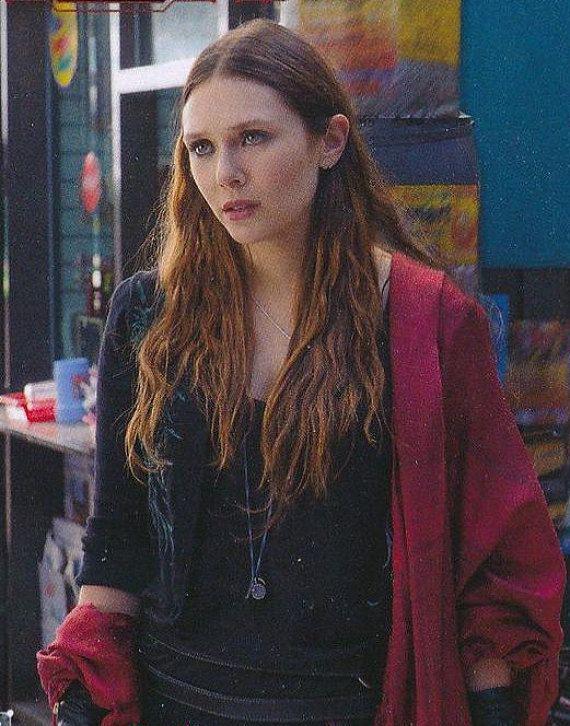 Elizabeth Olsen Mom Likes Public Displays Of Affection Neck Kisses 8037