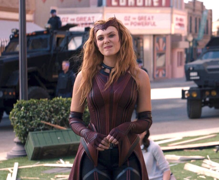 Elizabeth Olsen so beautiful in Wandavision finale | Scrolller