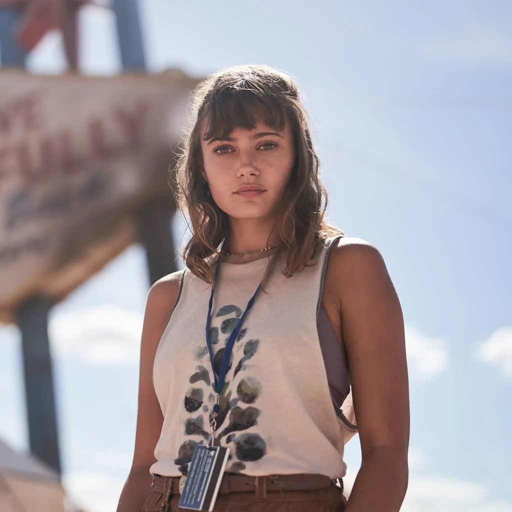 Ella Purnell as Kate Ward in Army Of The Dead | Scrolller