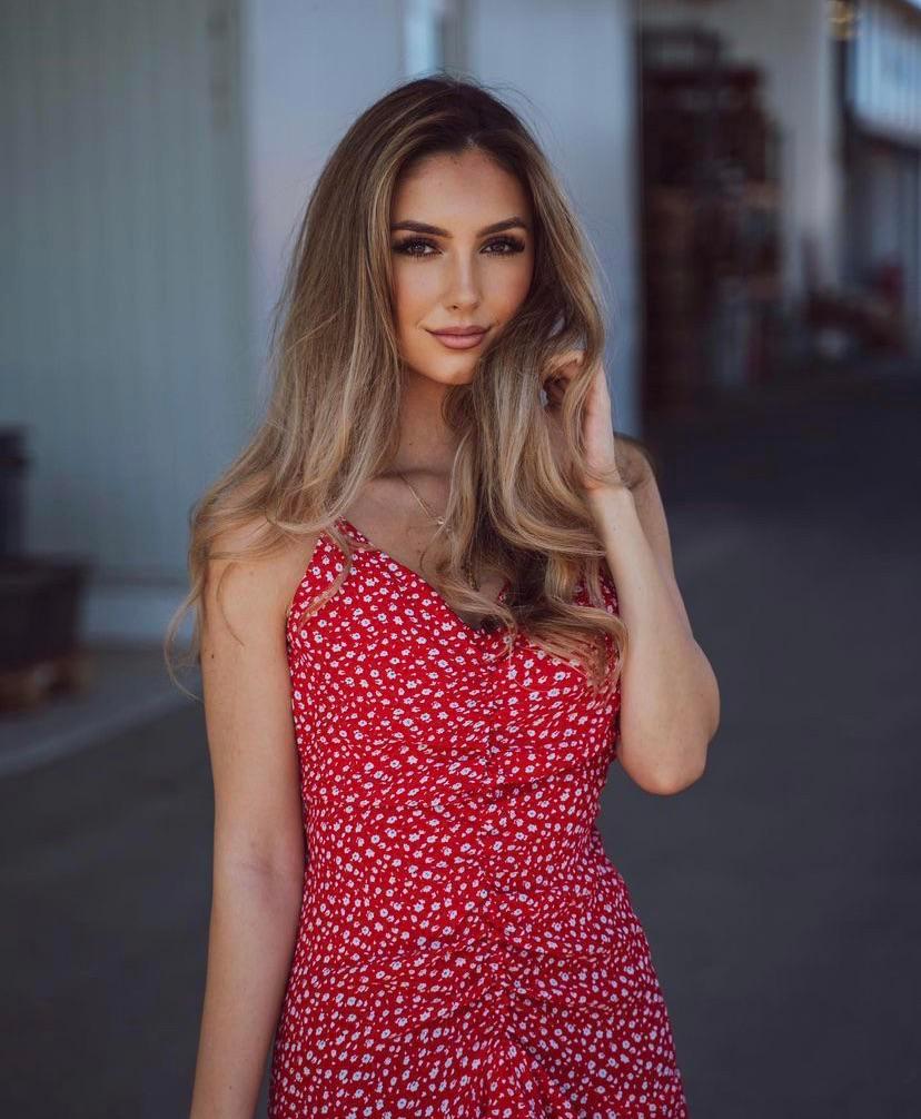 Ellen Stark (irtr) | Scrolller