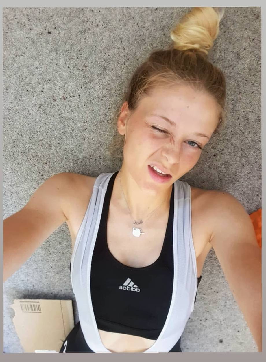 Ellie Dickinson | Scrolller