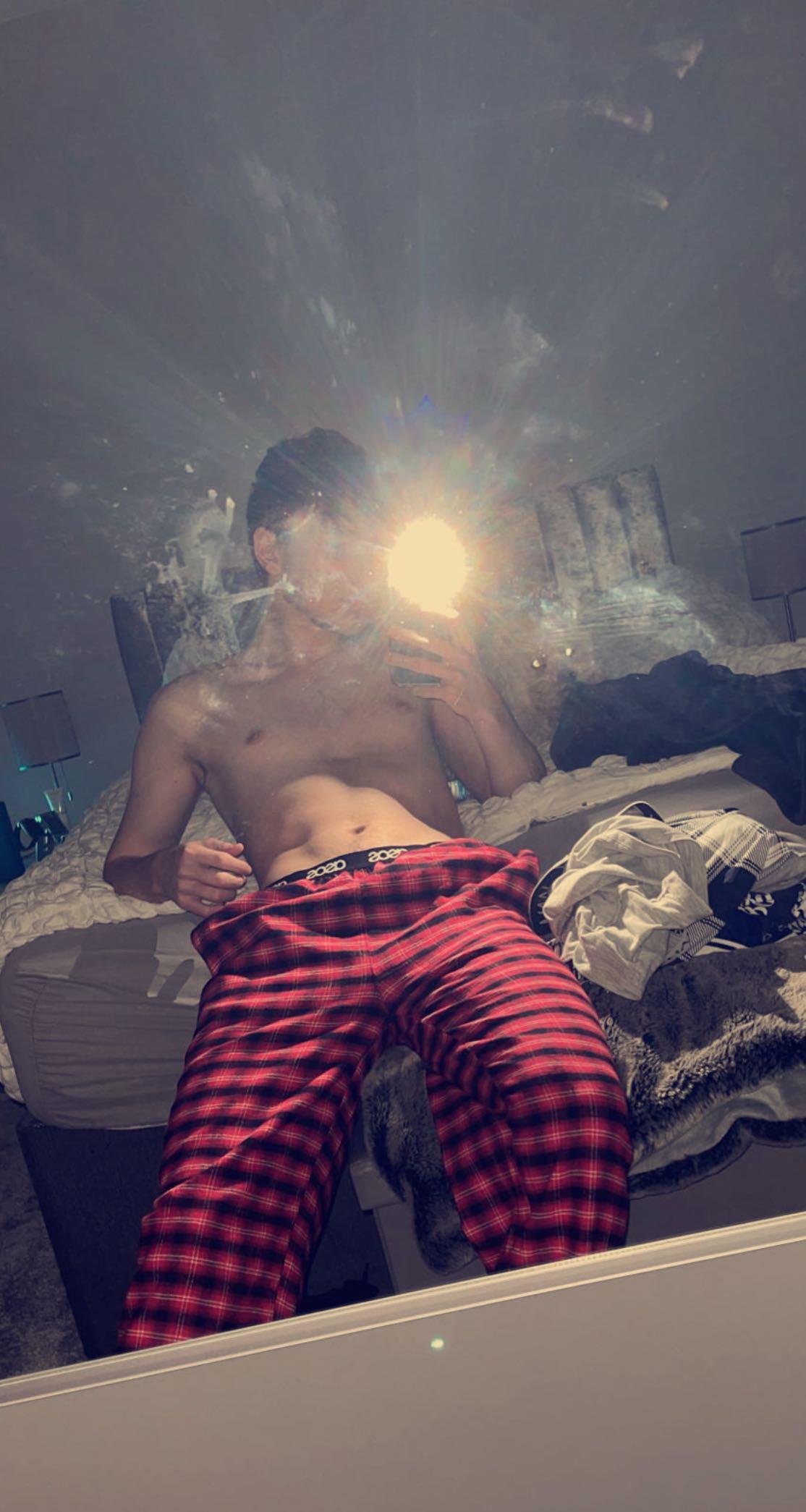 ello ello | Scrolller