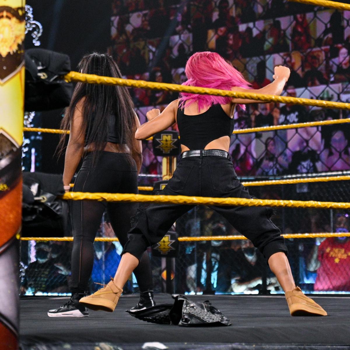 Ember Moon and Dakota Kai | Scrolller