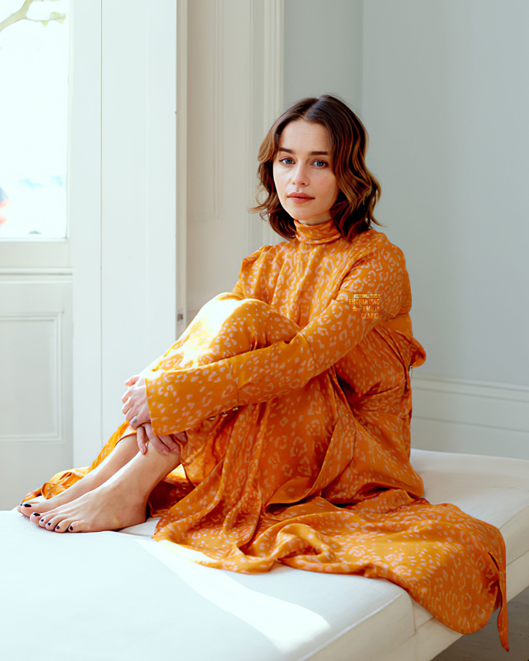Emilia Clarke Scrolller