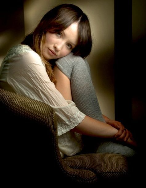Emily Browning | Scrolller