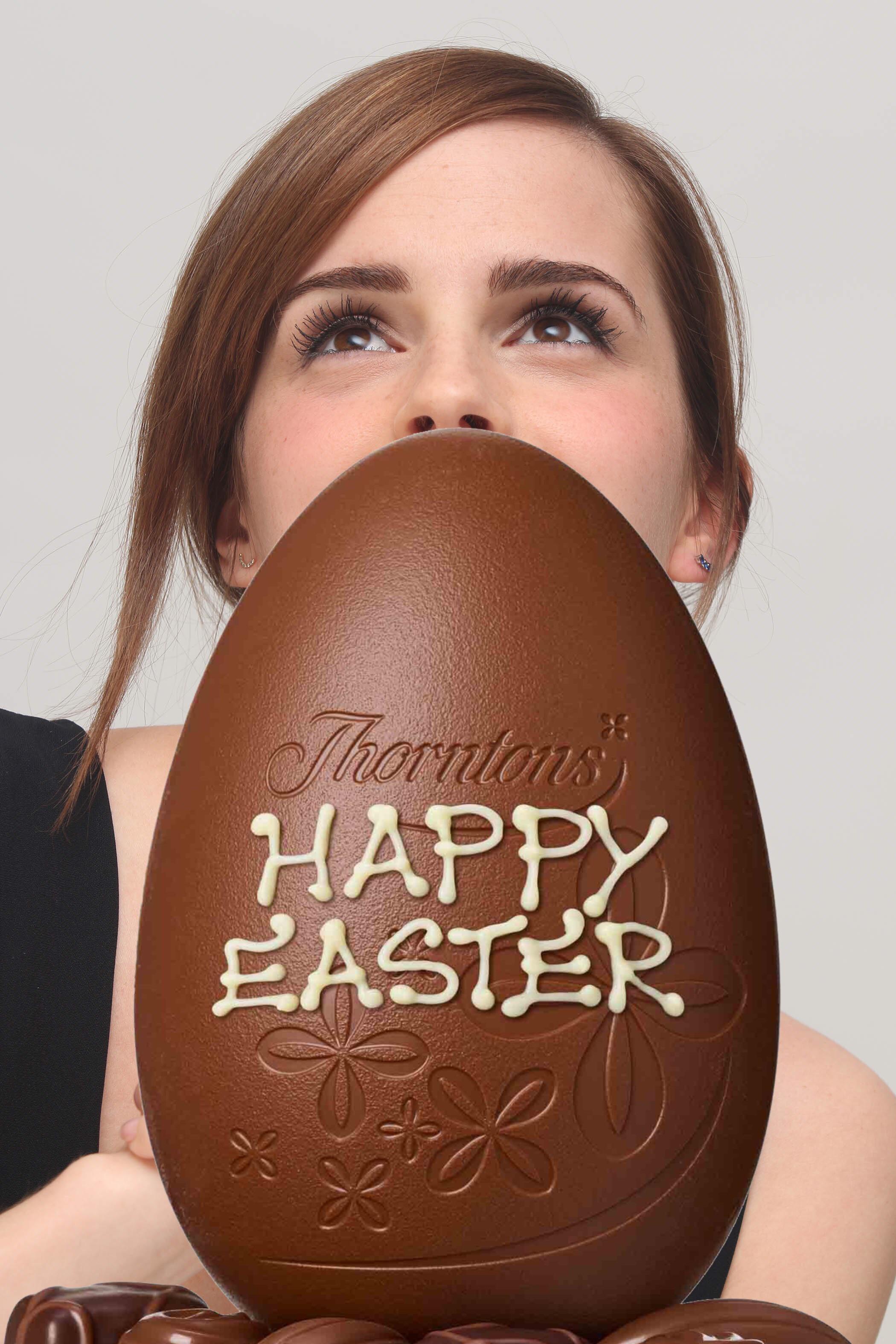 Emma smelt her giant Easter egg for 2 hours and 32 seconds before she ...