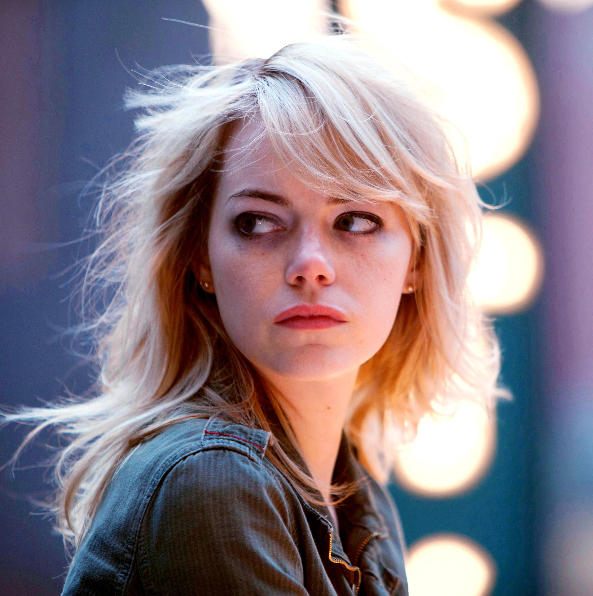 Emma Stone Scrolller