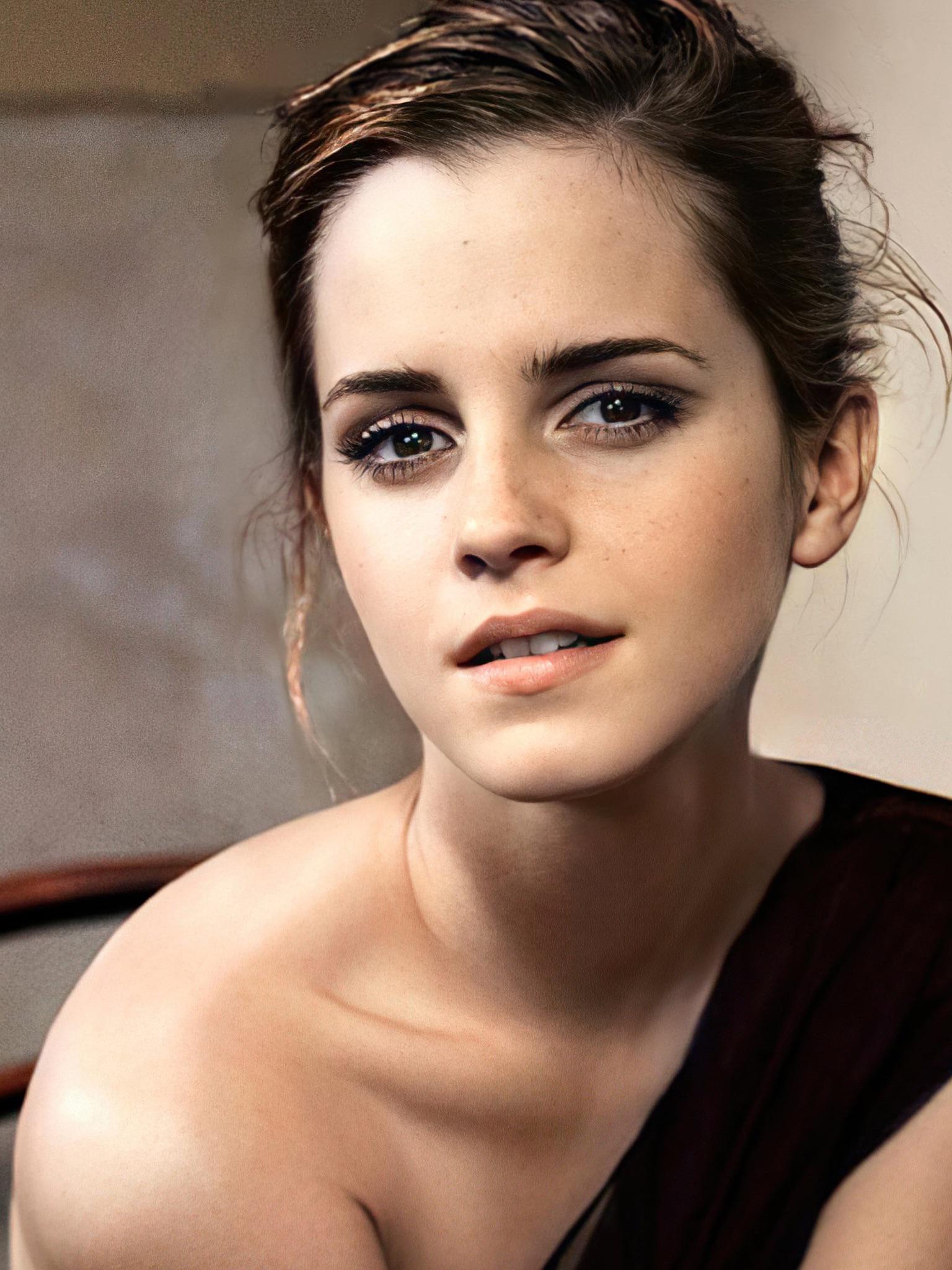 Emma Watson | Scrolller