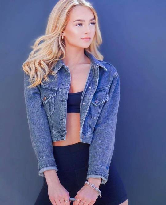 Emma Wilcott | Scrolller