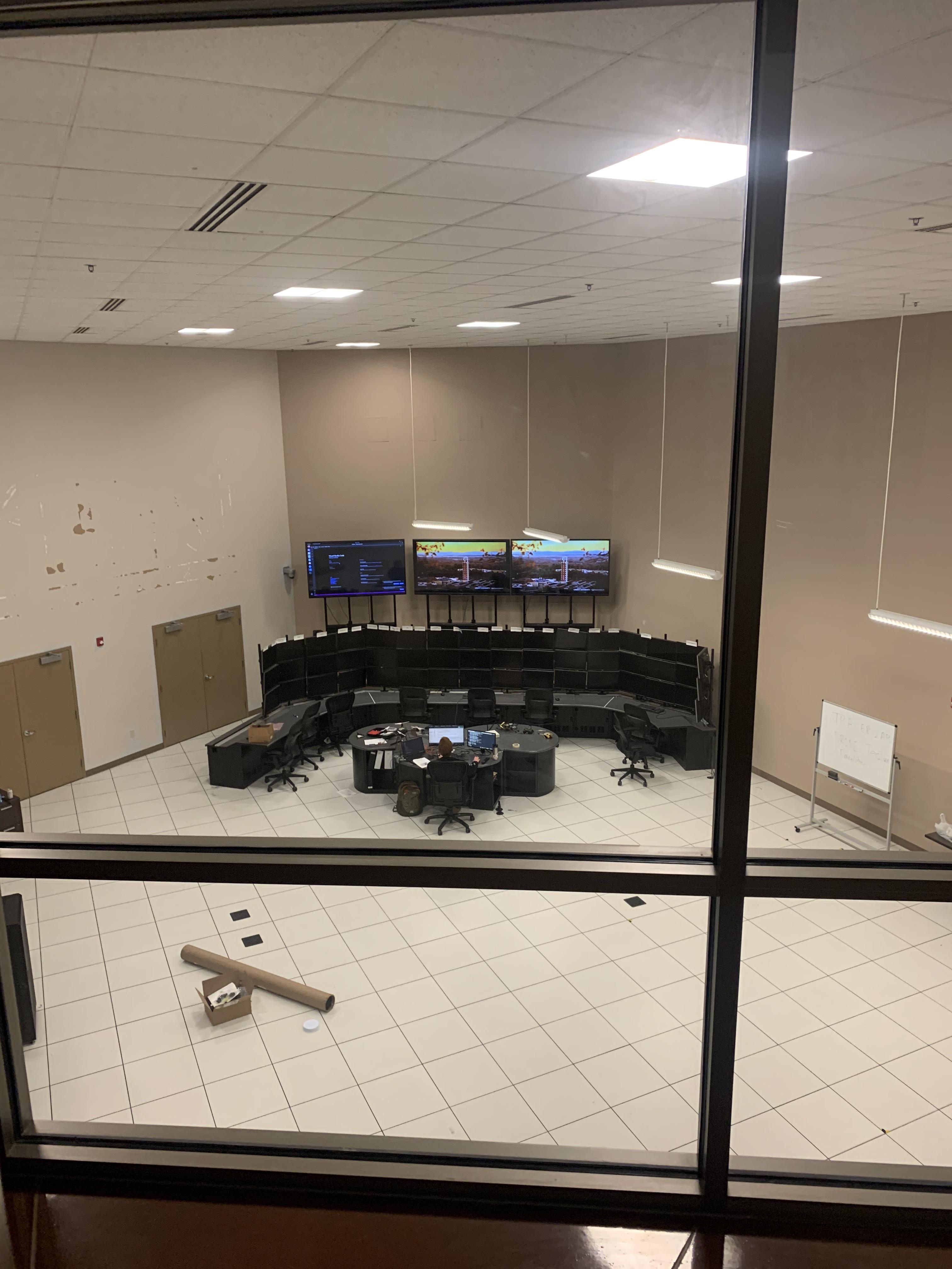 Epic triple monitor setup. | Scrolller