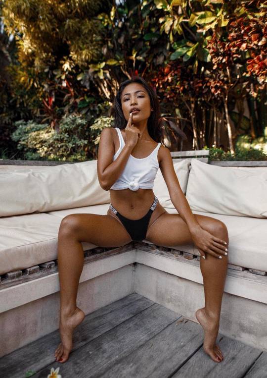 Erzabel (@erzabelx) | Scrolller