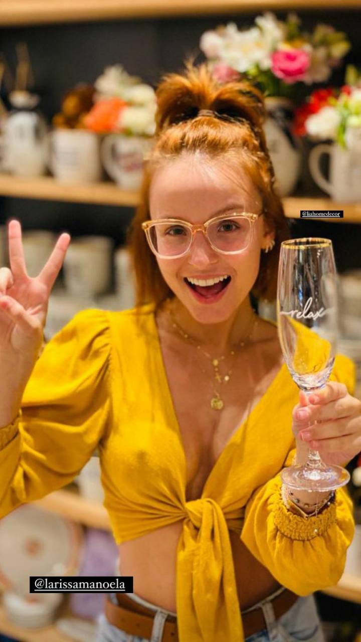 Esse biquinho fazendo nois ficar de pau duro | Scrolller