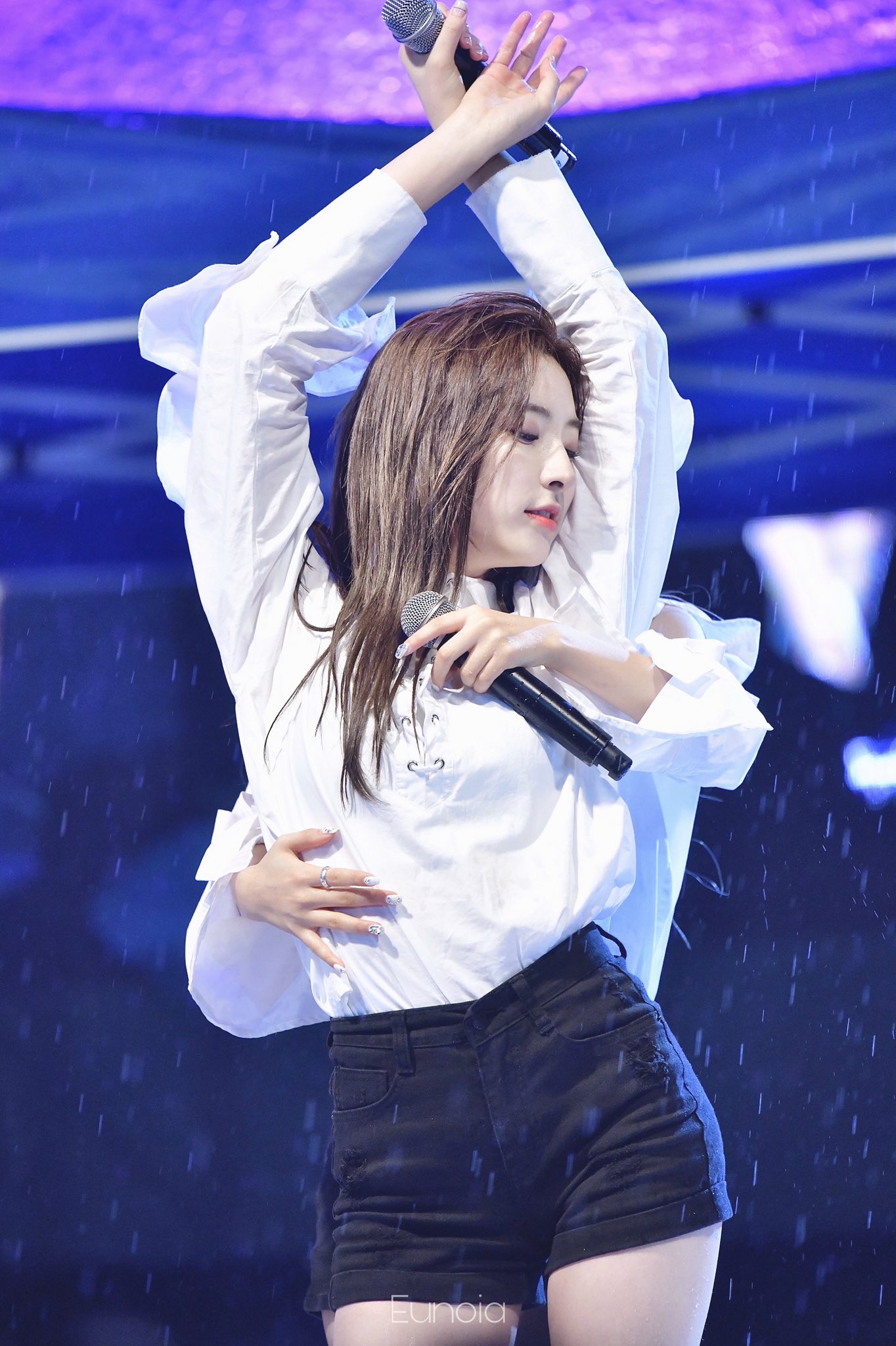 Eunseo in the rain 🌧 | Scrolller