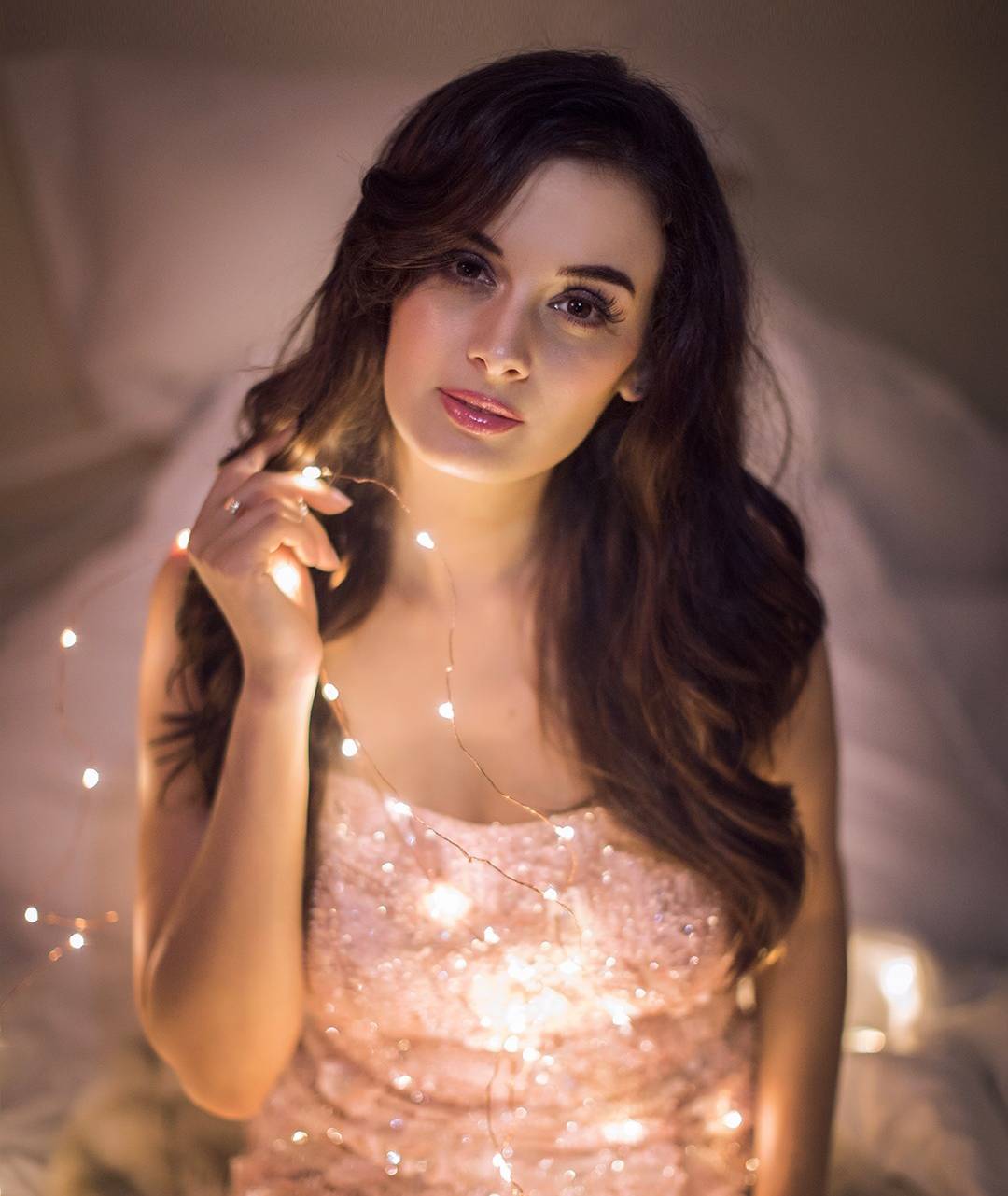 Evelyn Sharma | Scrolller