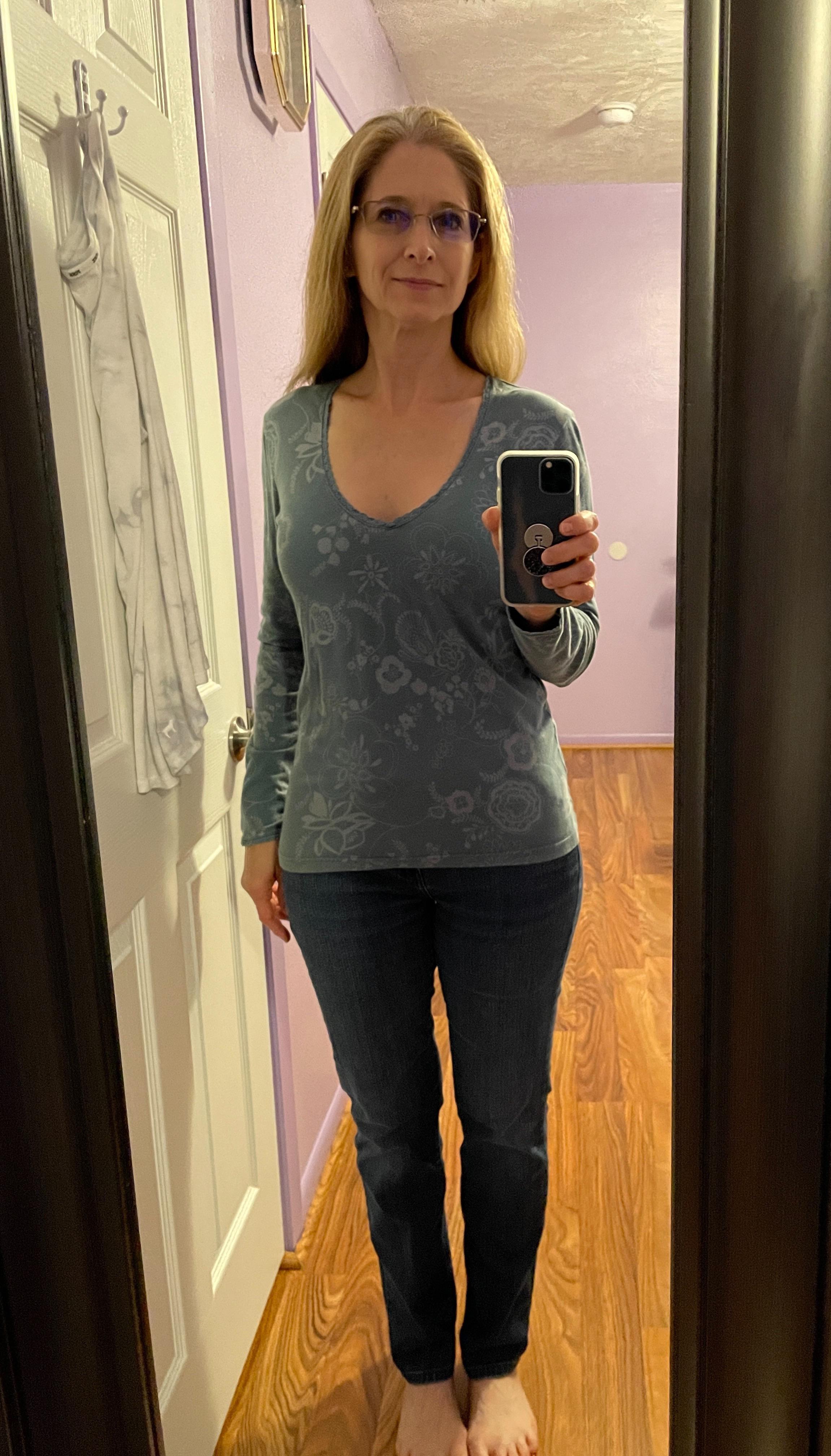 Even in jeans, my curves are visible. | Scrolller