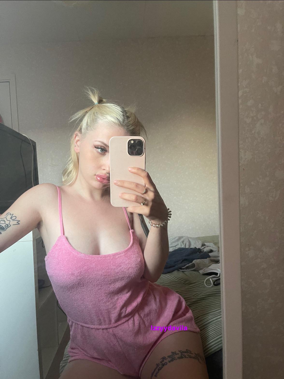 Evening babe! New month new content😽Izzy here to fulfil all your dirtyy needs, you coming?😈 ...