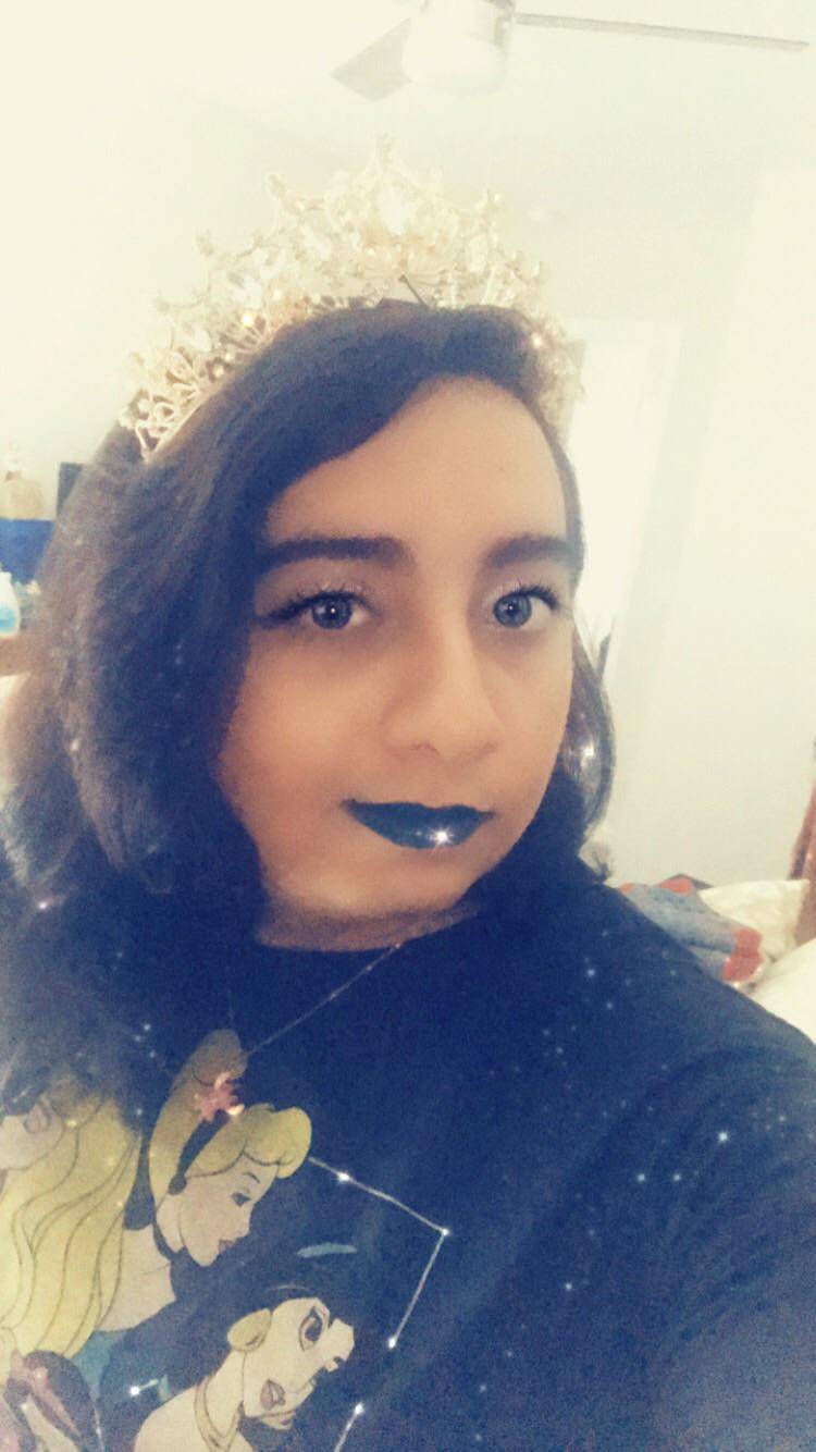 Every princess needs her crown doesn’t she? 👸🏻💖 | Scrolller