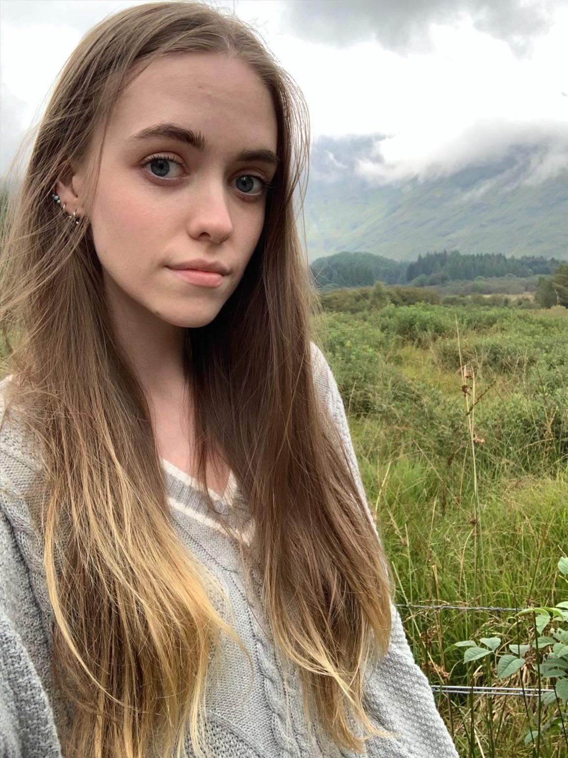Excuse the no makeup but it feels great to be back home in the Highlands, up in the clouds. 💝 ...