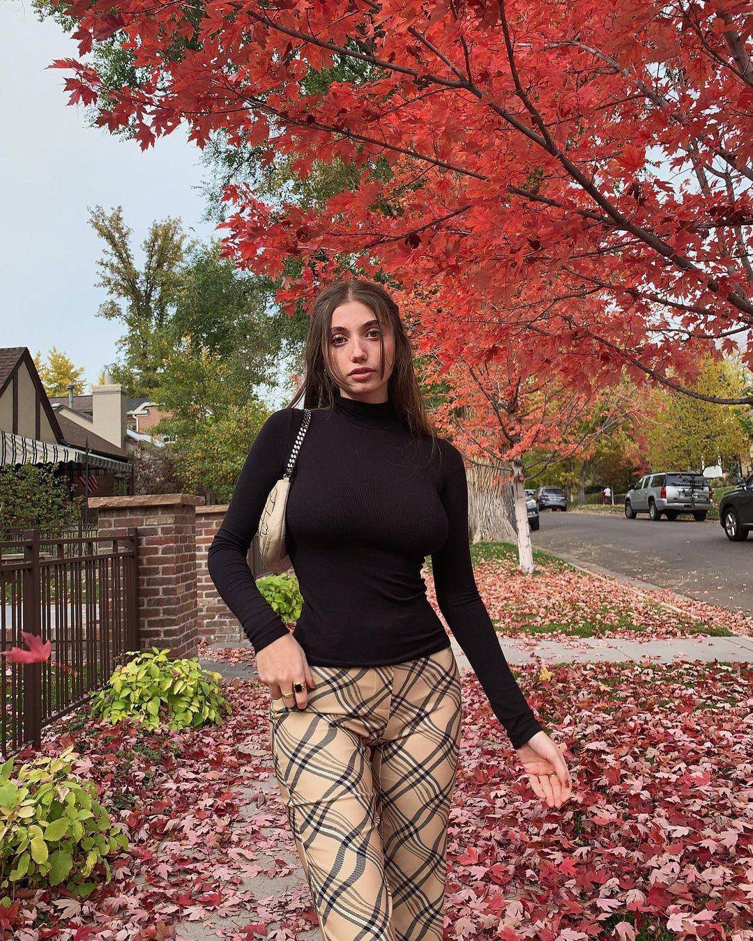 Exercise clothes 1 | Scrolller