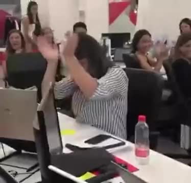 Exhausting clapping | Scrolller